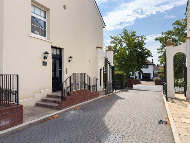 Exeter, Devon EX2, 1 bed flat to rent, £1,500 pcm | PrimeLocation
