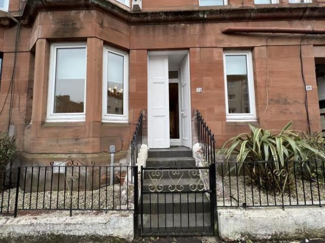 Exeter Drive, Glasgow G11, 2 bed flat to rent, £1,450 pcm | PrimeLocation