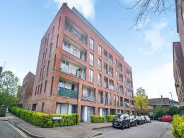 Exeter Road, London, E16 1 bed flat to rent £1,550 pcm £358 pw