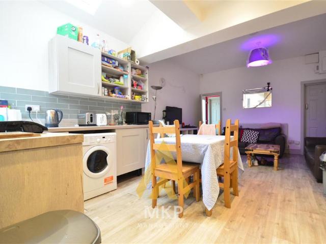 Exeter Road, Selly Oak, Birmingham B29 6 bed terraced house to rent £2,392 pcm £552 pw