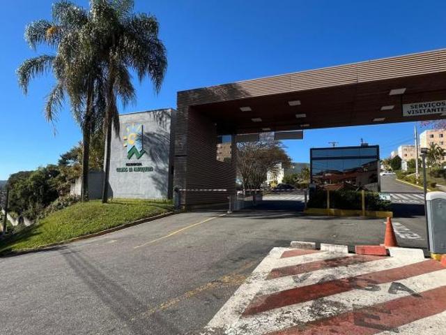 Execelente Apartamento de 2 dormitórios mobiliado 1° andar para venda, Condomínio Colinas da Mantiqu