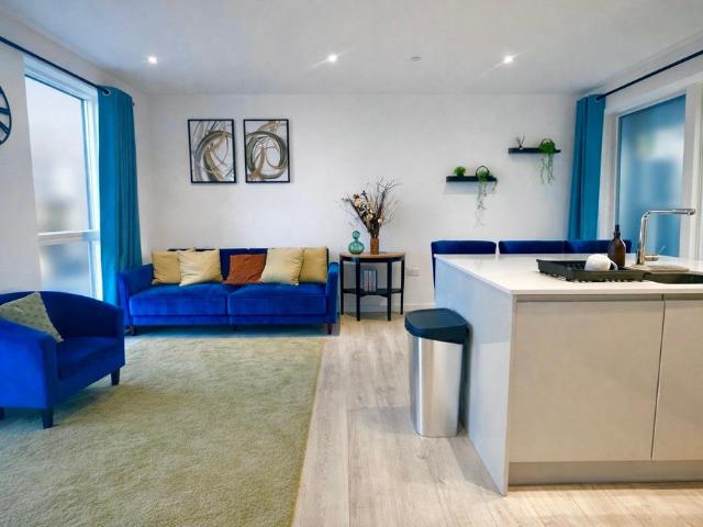 Executive 3 Bed, 2 Bath Apartment
