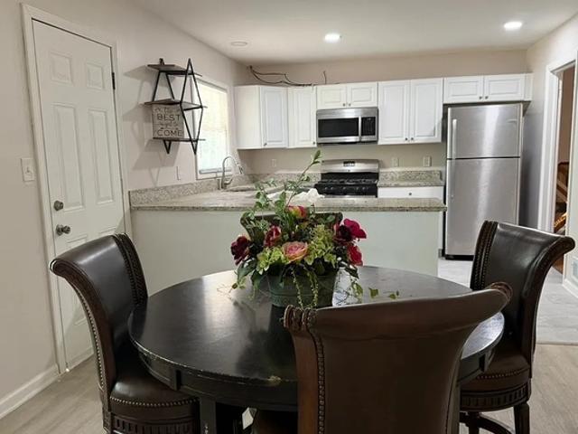 Executive Corporate Housing Near Atlanta Airport Experience the comfort of home with the convenience of a premier business location.