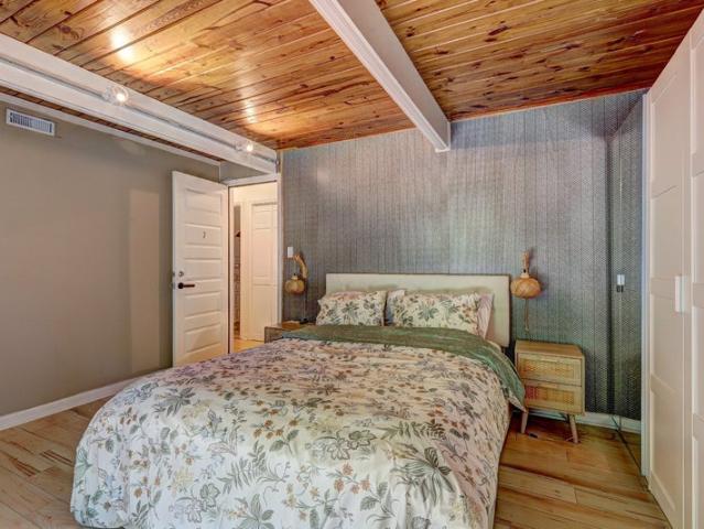 Executive Garden Suite | Private Furnished Room |