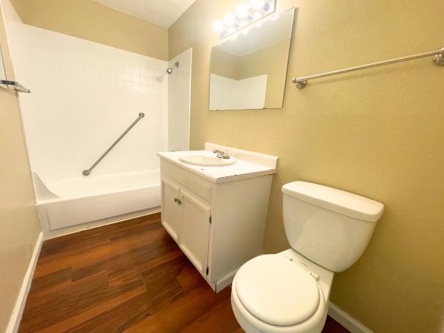 Executive East Apartments 2 Bedroom Apartment for Rent at 2112 Moon Street Northeast, Albuquerque, NM 87112 North Easterns