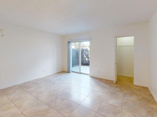 Executive House Apartments 2 Bedroom Apartment for Rent at 1000 North Lockwood Ridge Road, Sarasota, FL 34237