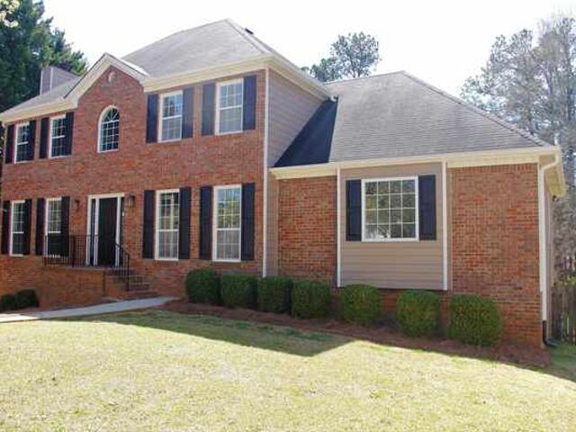 Executive Home in Quiet Established Neighborhood