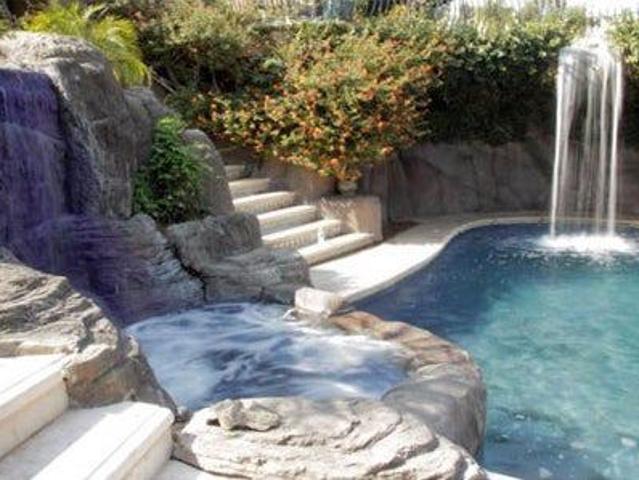 Executive master suite in Hollywood with view