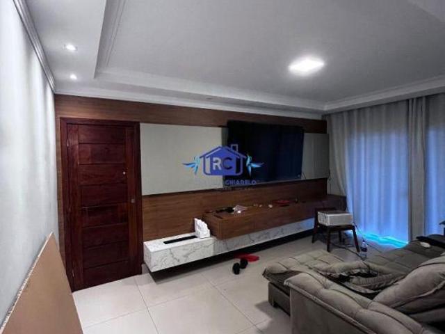 Exelente Casa em Alto Padrao Bairro Rochedo..1° Andar Possui 6 Vagas e 01 Lavabo. 2° Andar: Cozin