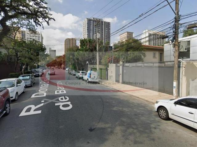 Exelente casa sobrado totalmente reformado 350M² de àrea ùteis em ótima localização. Próxima do clu