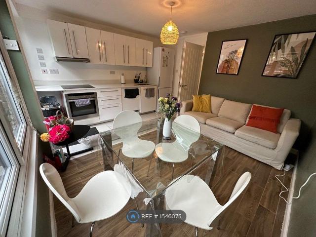 Exhibition Close, London W12, Room to rent, £1,175 pcm | PrimeLocation