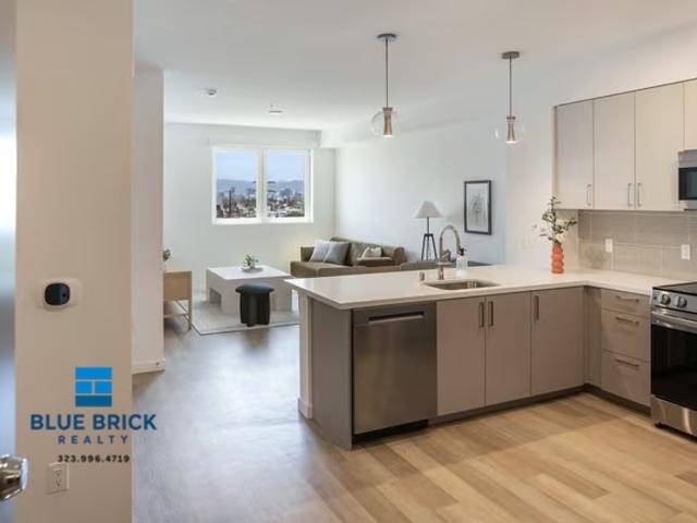 Expansive 2 Bedroom Retreat in the Heart of East Hollywood
