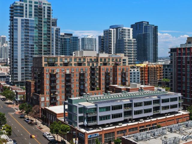 Expansive East Village loft at Parkloft, available now! 1 parking space included! Small pet OK!