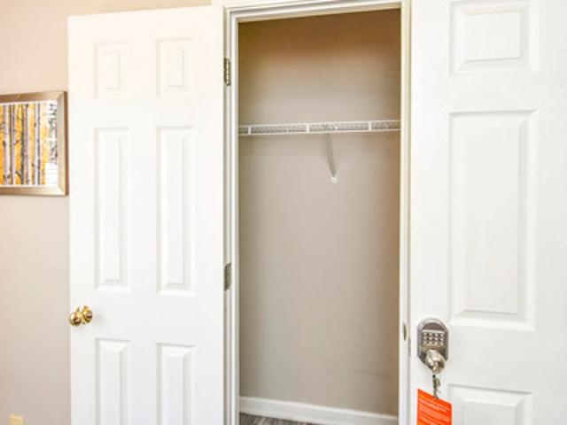 Experience Modern Co Living in Gainesville – Top Rated Host, Secure & Stylish Spacious Rooms – Exceptional Host Service & All Utilities with High Speed WiFi and Washer & Dryer on Premises Included! & Move In Ready!