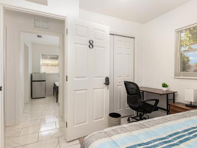 Experience Modern CoLiving near Universal, Kirkman Rd | Managed by a Top Rated Host | All Utilities Including High Speed Wi Fi | On Site Laundry | Secure, Private, Furnished Rooms | Personal Mini Fridge