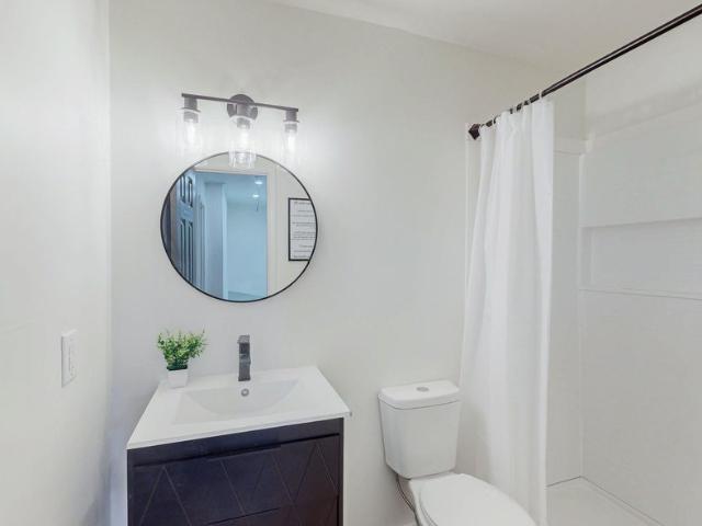 Experience Modern CoLiving Private Furnished Roo