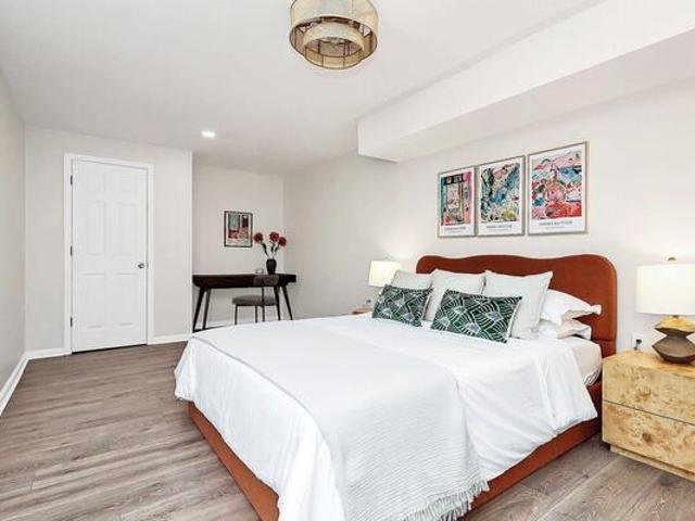 Experience elevated luxury rooms in the heart of University! Close prox. to UNCC, Uptown, & Concord!