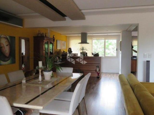 EXPETACULAR RESIDENCIA COM VISTA PARA O POR DO SOL NO GUAIBA