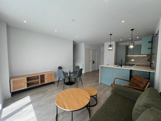 Exploration Way, Slough SL1 2 bed flat to rent £1,850 pcm £427 pw