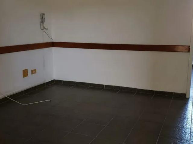 Explore esta oportunidade imperdível de locação de uma sala comercial com 56m² com 1 vaga no Boqueir