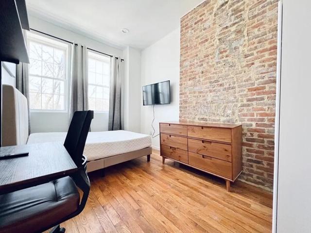 Exposed Brick HDTV Room, 23 min to Manhattan #298
