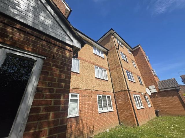 Express Drive, Goodmayes IG3, 1 bed flat to rent, £1,375 pcm | PrimeLocation