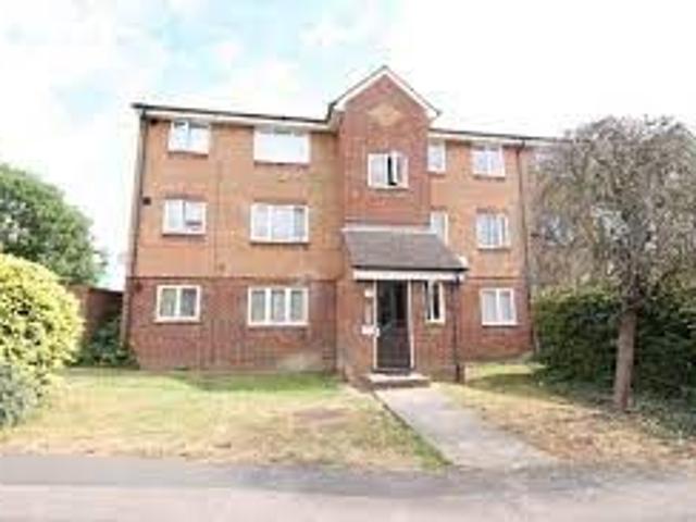 Express Drive, Ilford IG3, 2 bed flat to rent, £1,550 pcm | PrimeLocation