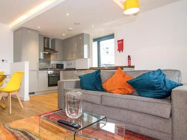 Express Tavern, 56 Kew Bridge Road, London, TW8 0EW, United Kingdom | 1 bed apartment for rent #139475919 | Rentberry