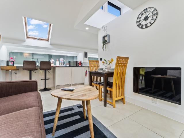 Exquisite 2Bedroom Penthouse+FreeParking