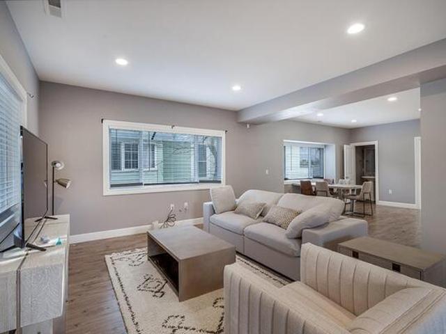 Exquisite Alberta home near top NE shopping & dining