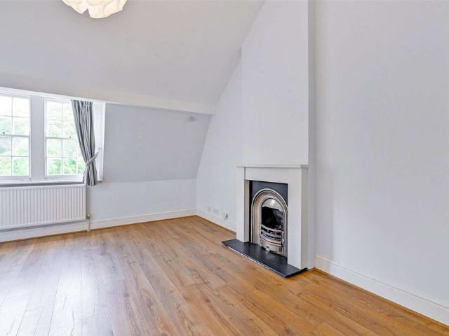 Exquisite Top Floor Two Bedroom Flat Available in the Exclusive Clifton Village