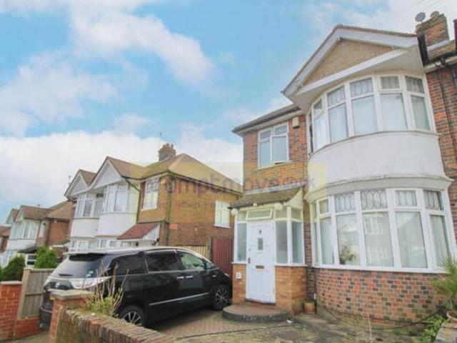 Exton Avenue, Luton, 4 Bedroom Semi detached