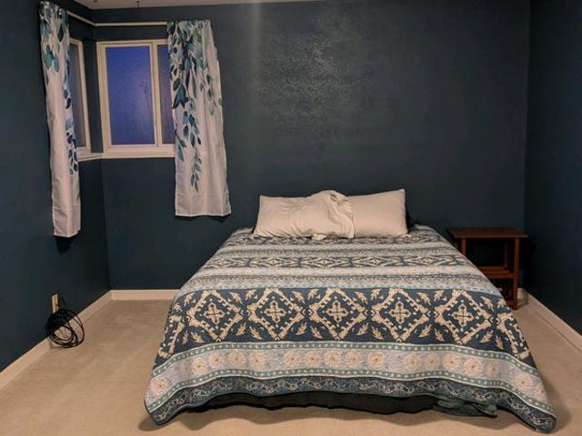Extra large bedroom for rent