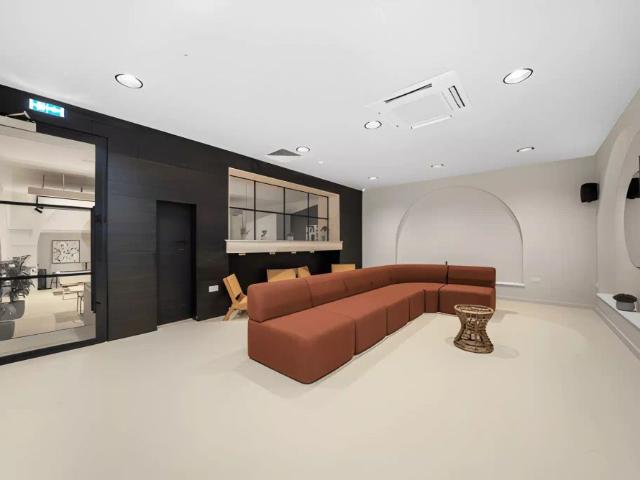 Extra Large High Double Studio