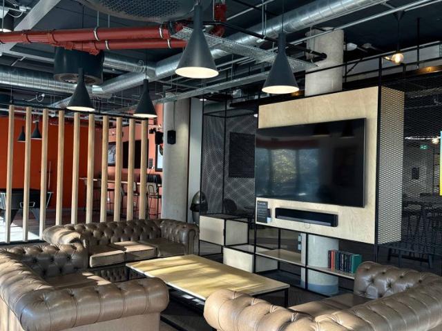Extra Large Highest Double Studio