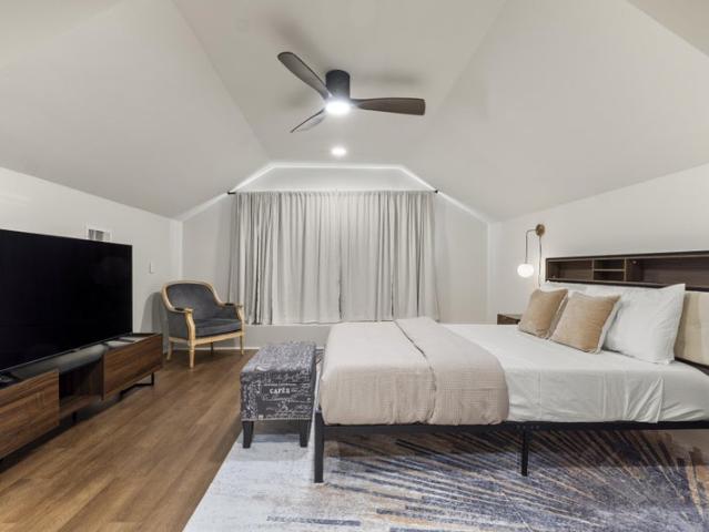 Extra Large Loft Suite I Quiet Professional Home