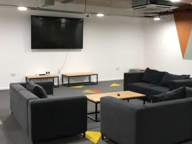 Extra Large Studio
