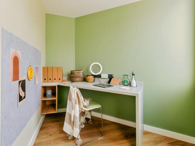 Extra Large Studio