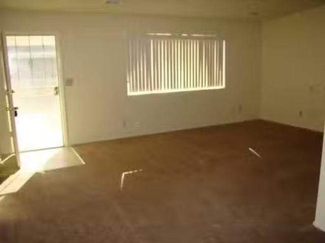 EXTRA NICE! 2 BEDROOM APT NEAR SHAWNEE AND CENTRAL RD. SPECIAL.