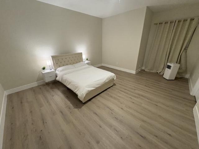 Extremely Large Private Room in Lone Mountain Area