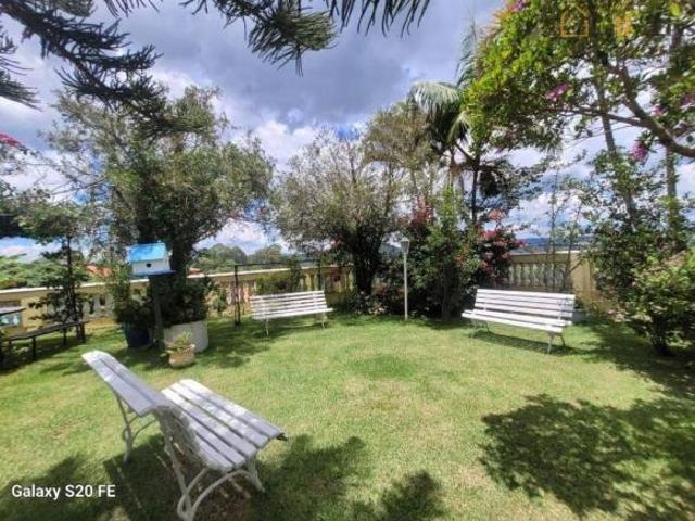 Exuberante casa de campo 2.600 m² com fino acabamento, piscina, área gourmet confira!