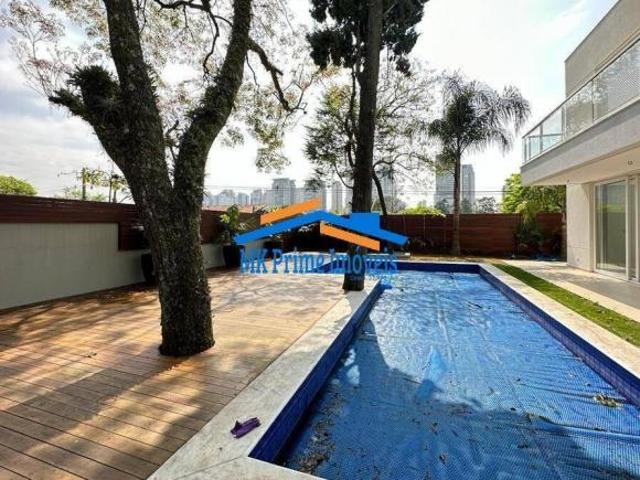Exuberante Casa em condomínio no Campo Belo com 786,97 m², 4 suítes!