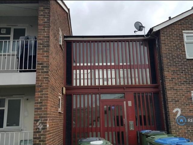 Eynsham Drive, London, SE2 1 bed flat to rent £1,425 pcm £329 pw