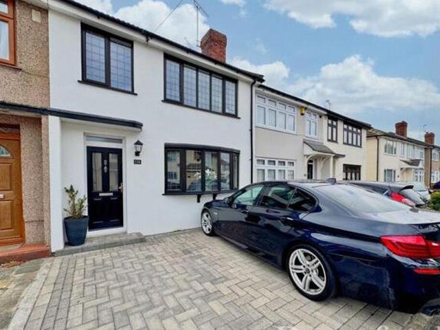 Eyhurst Avenue, Hornchurch, 3 Bedroom Terraced