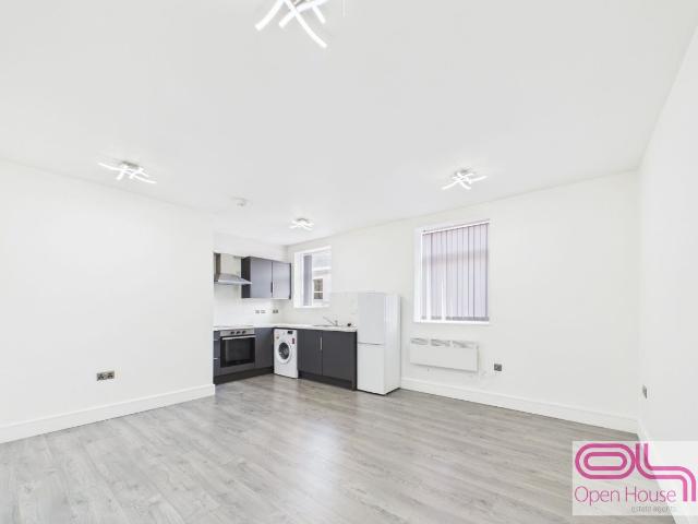 F3, 2 Hammonds Row PR1, 1 bed flat to rent, £695 pcm | PrimeLocation