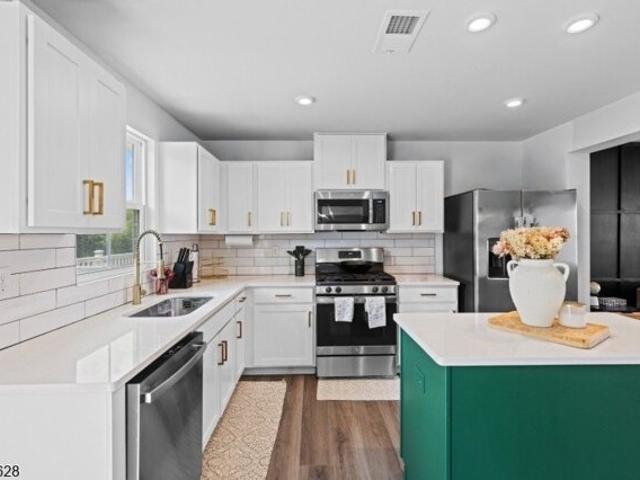 F Parsons Dr, Edgewater Park, Condo For Sale