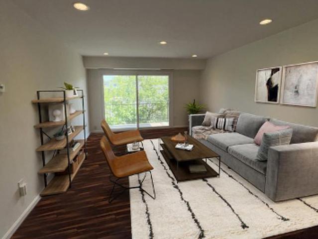 F St SE Apt 10