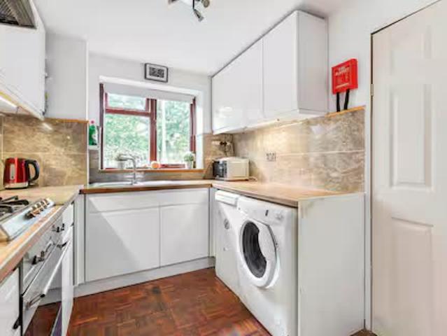 Family Home Near Plaistow Station – Short Term