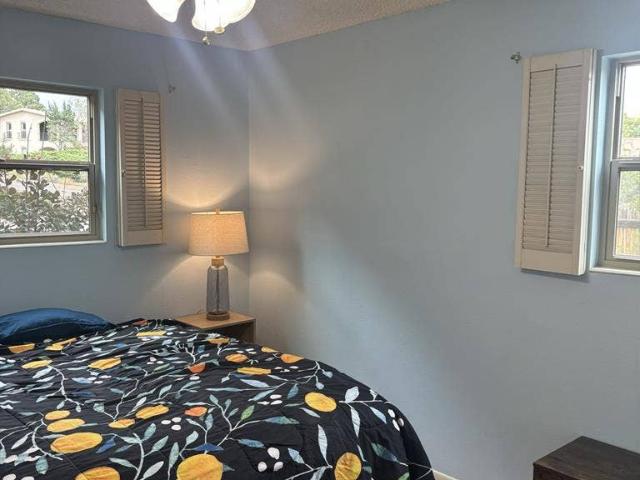 Family looking for female roommate