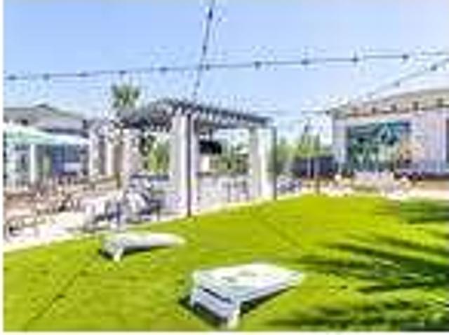 Fantastic 1 BD 1 BA Available